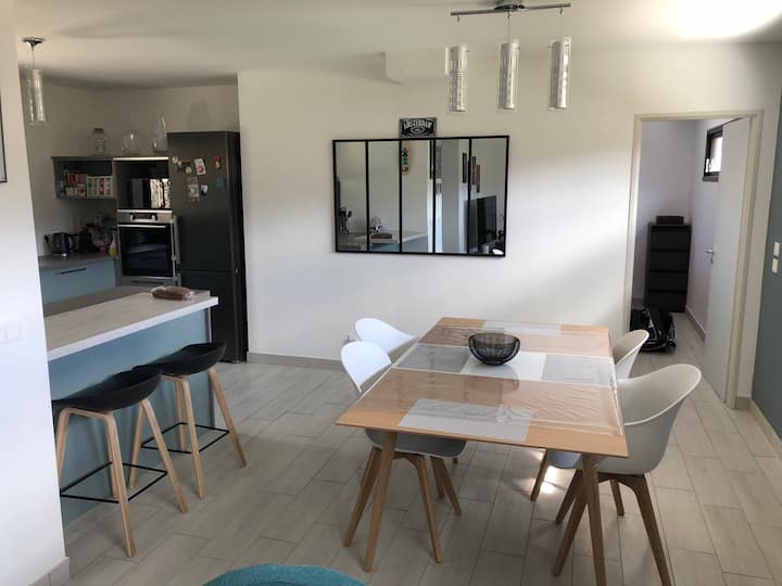 Maison à Pelissanne, Proche Des Accès Autoroutes - Pélissanne