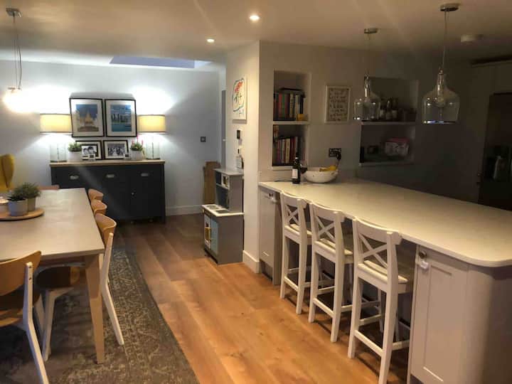 Cosy But Spacious 4 Bedroom Countryside Cottage - Stowmarket