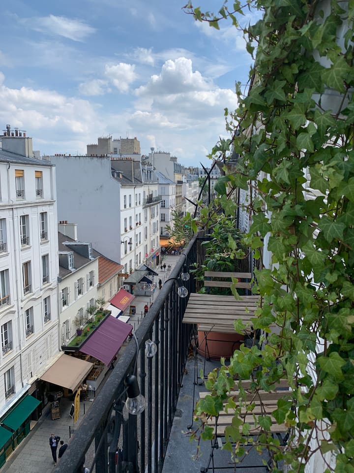 Balcony & Eiffel View | Charming Rue Cler Paris - Paris 16e Arrondissement