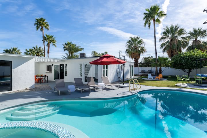 Racquet Club Escape - Palm Springs, CA