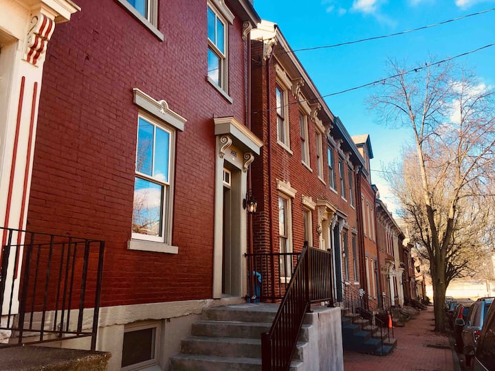 2br Home Close To Stadiums On The North Shore - Pittsburgh, PA