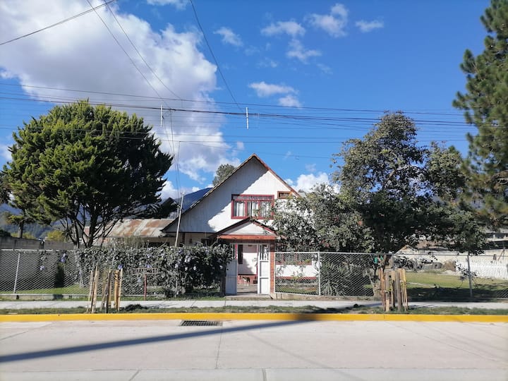 Bonita Casa De Madera Cerca A La Plaza Principal. - Oxapampa