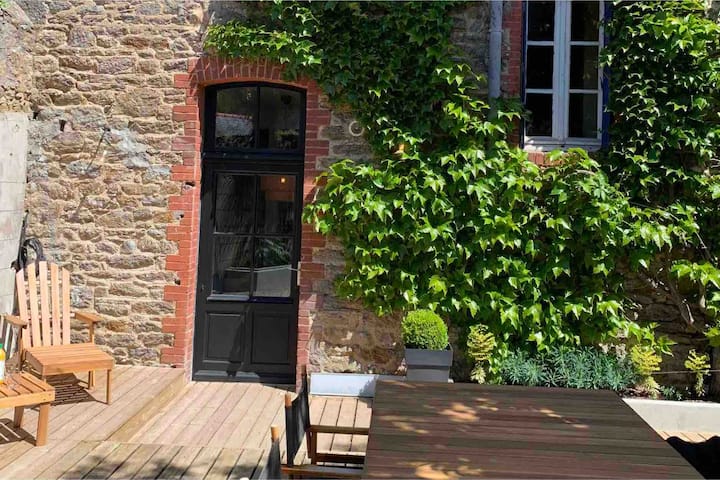 Duplex Avec Jardin Plein Centre - 200m De La Plage - Dinard