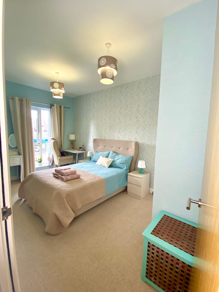 Bright Double Room + Private Bathroom + Garden - Londra