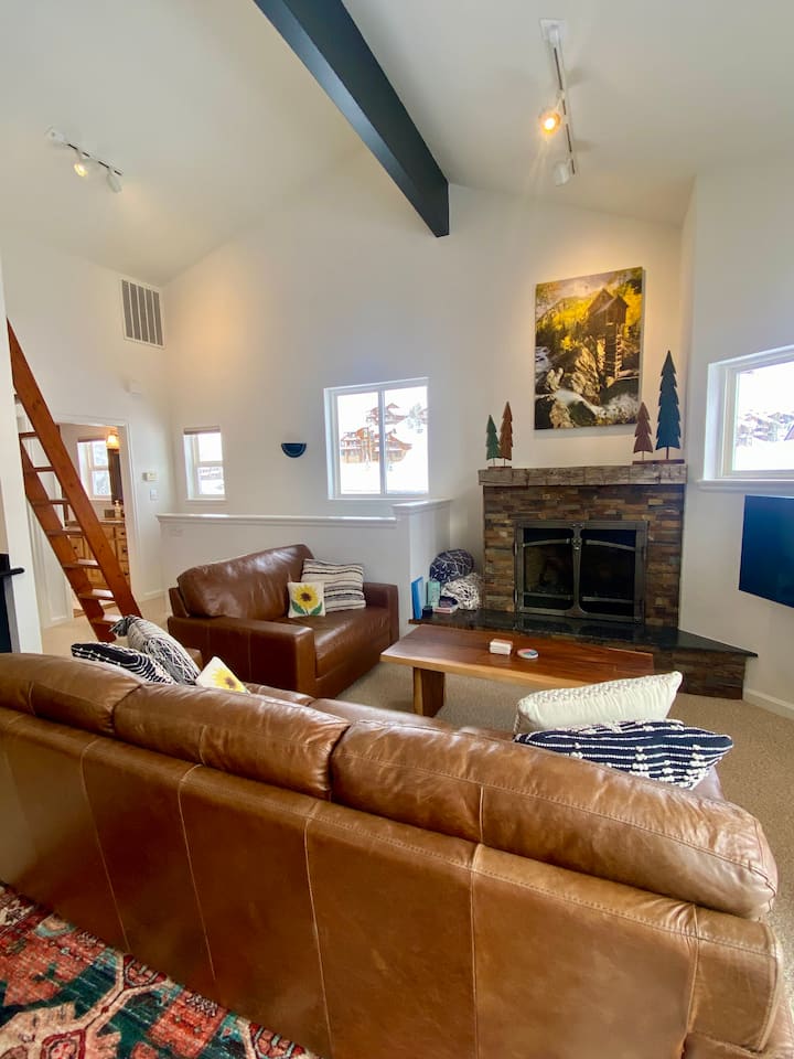 The Butte Chalet! ⛰ Mt. Cb ☀ 2 Bed, 2 Bath, Garage - Crested Butte, CO