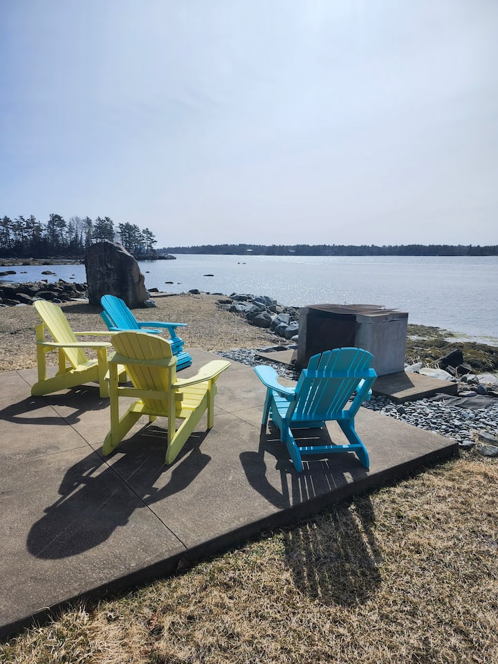 “Tranquility Cove” A  Private Waterfront Oasis - Nova Scotia