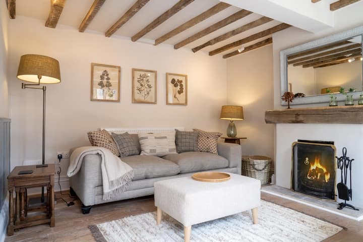 Peartree: Cosy 150 Years Old Cotswolds Cottage - Kingham