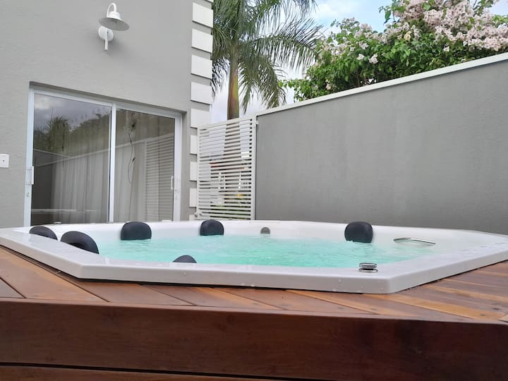 Casa Para Descanso Em Condominio Com Spa 6 Lugares - Atibaia