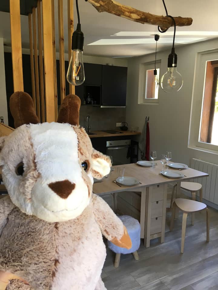 "Le Petit Beillard" à Gérardmer, Déco Cosy Et Bois - Gérardmer