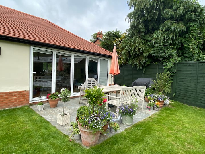 Beautiful Hideaway In Riverside Village - Henley-on-Thames
