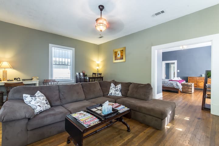 Big City Duplex Bungalow Near Lower Greenville - Dallas, TX