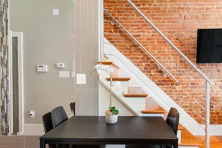 Try Ben's Chili Bowl At A Cool, Vibrant, Lively Row Home - Washington, D.C.