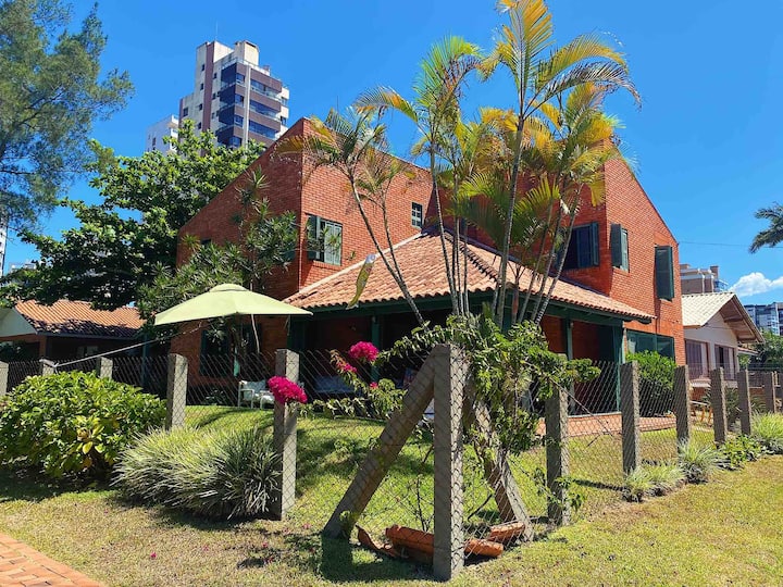 Casa De Praia à 3 Quadras Da Beira-mar, Torres Rs - Torres, Brazil