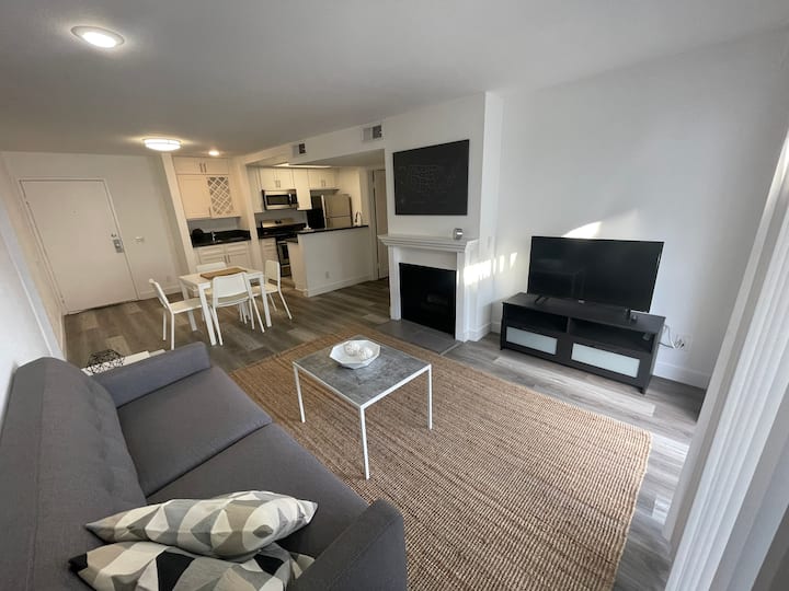 Modern 2bd/2ba With All Amenities, Great Location! - West Hollywood, CA
