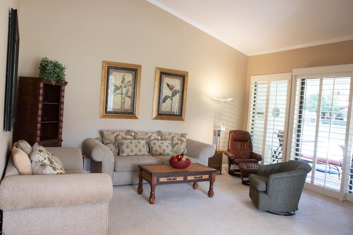 Spacious Vacation Home In Rancho Mirage - Rancho Mirage, CA