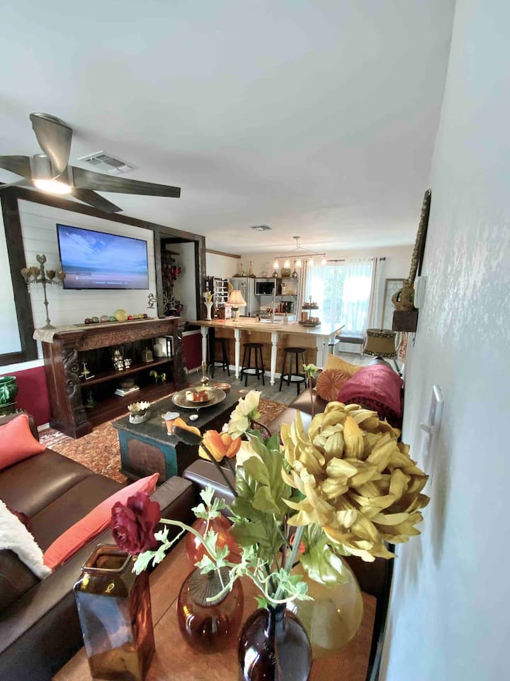 Unit 2- Bohemian Dream - Salado, TX