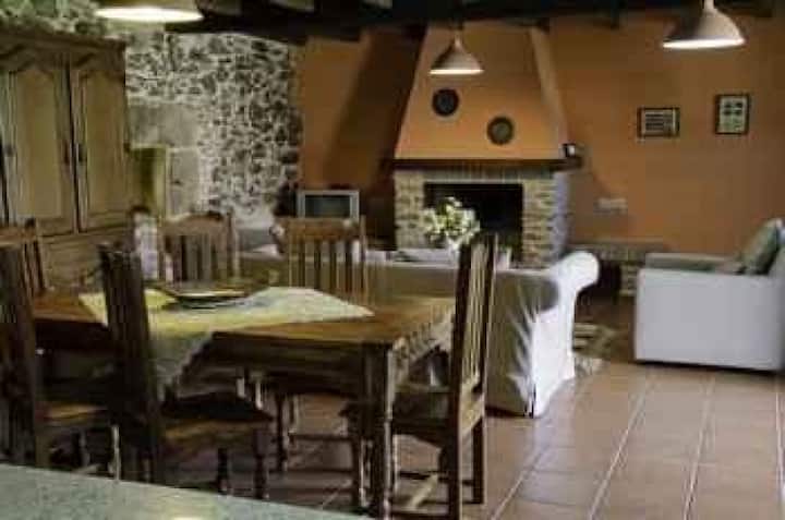 Casa Teillor, Apto 6 Personas (3 Hab). - Palas de Rey