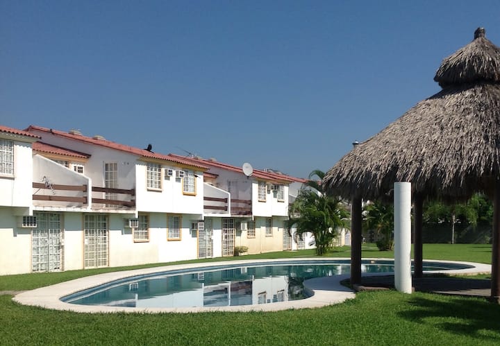 Casa En Cond. Alberca- Internet- Playa A 5 Kms. - Acapulco