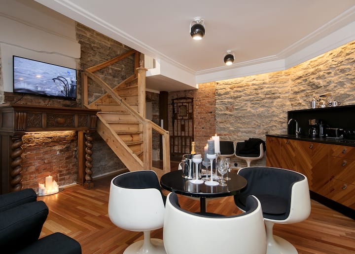 Appartement Dans Une Tour Dans La Vieille Ville - Tallinn