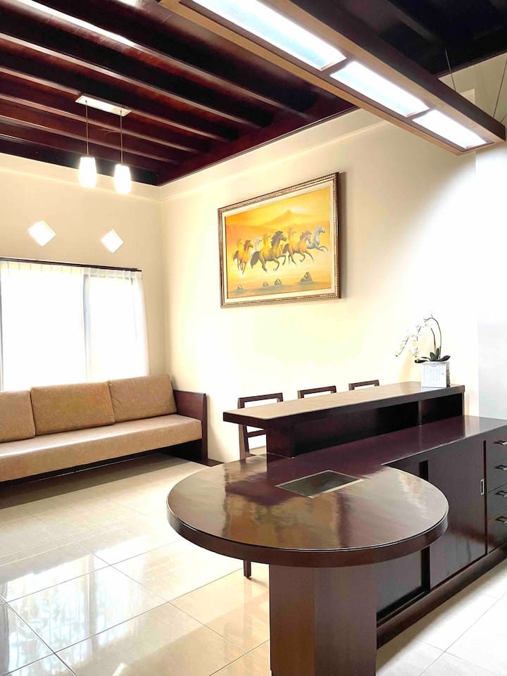 Kamar Luas Dengan Desain Hangat (Dlbs) - Bali