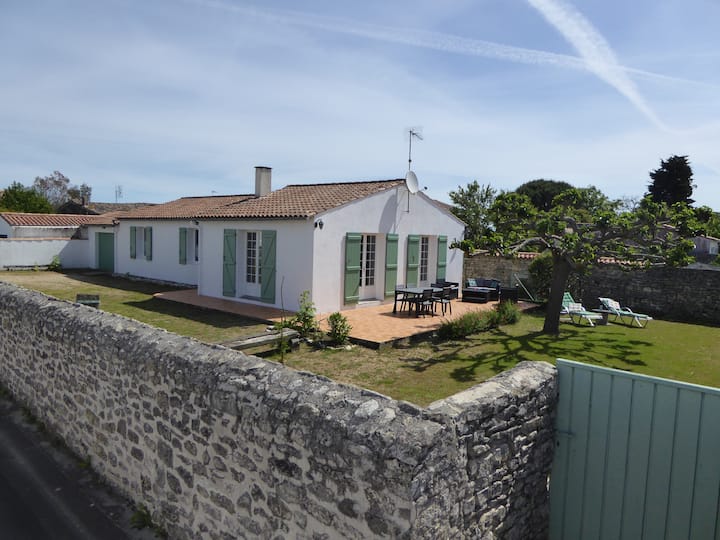 Agréable Maison Familiale à La Flotte - La Flotte