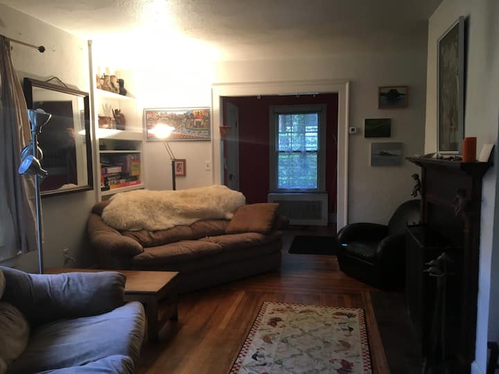 Full House In New Haven, Ct - Sleeping Giant State Park, Hamden