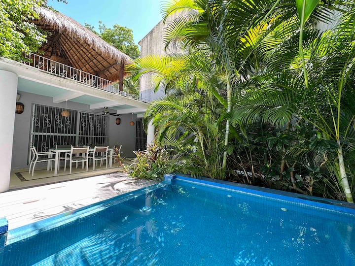 Private Oasis In The City/huge Deck/pool/fastwi-fi - Playa del Carmen