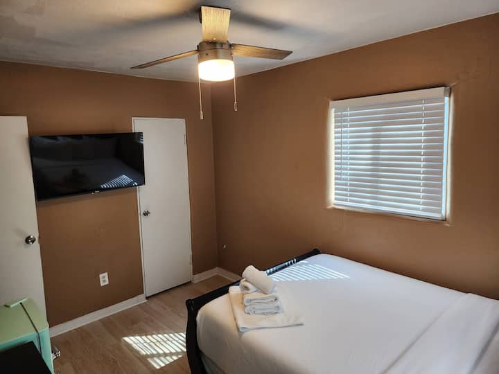 Cagua Uptown Home: Private Room B - Albuquerque, NM