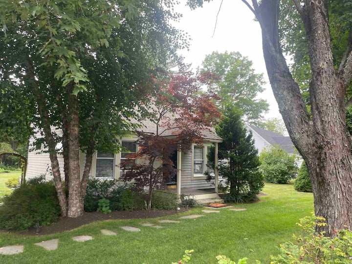 Cheerful 2 Bdrm W/office Futon 1 Mile To Dock Sq. - Kennebunk, ME