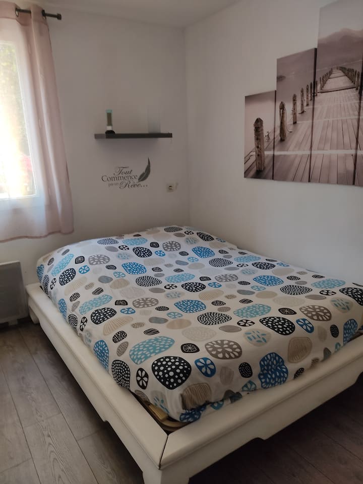Chambre Au Calme Au Pied De La Montagne - Var