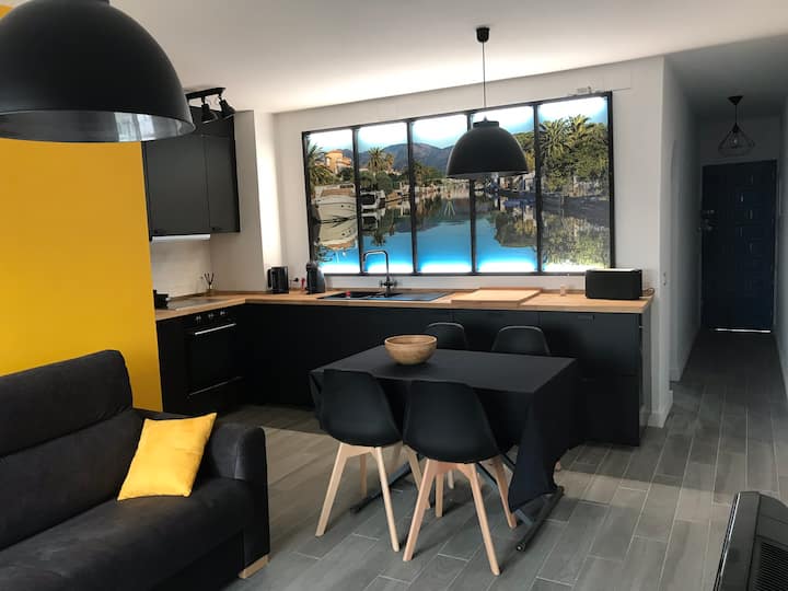 Appt Sur Canal Et Vue Montagne 700 M Du Centre - Ampuriabrava