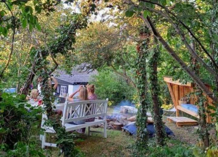 Hus Med Havudsigt Og Skøn Have - Bornholm