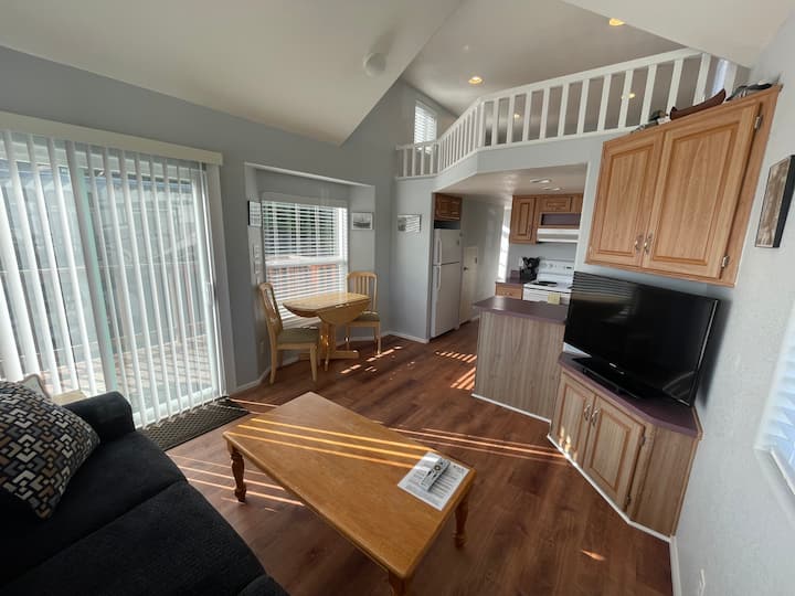 Eagle Bay Lodging - Sportsman's Cabin - Gold Beach