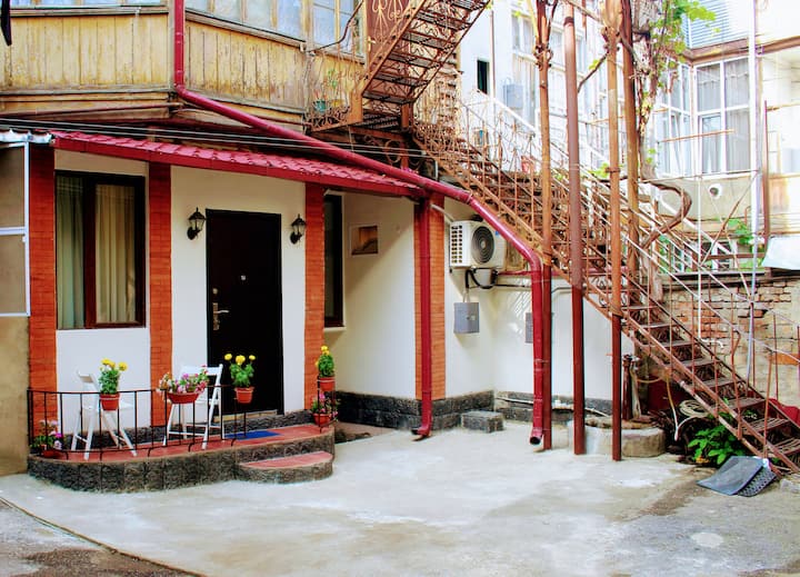 Tsatsa's Home - Tbilisi