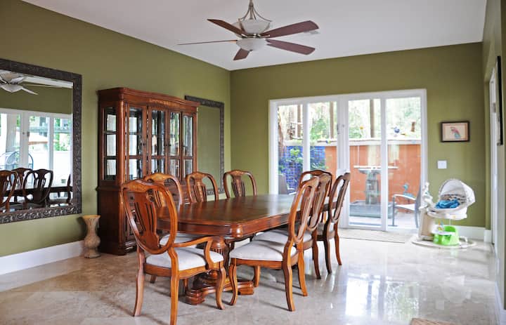 Fabulous King Suite -Private Bath -Private Balcony - Tampa, FL