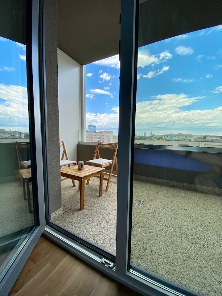 Circus Studio (Parking Included) - Bucharest