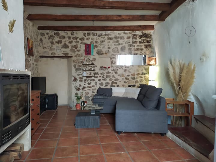Chambre Dans Agréable Maison De Village Atypique - Lac du Salagou