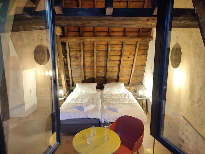 Hidden Kingdom Suite - Anvers