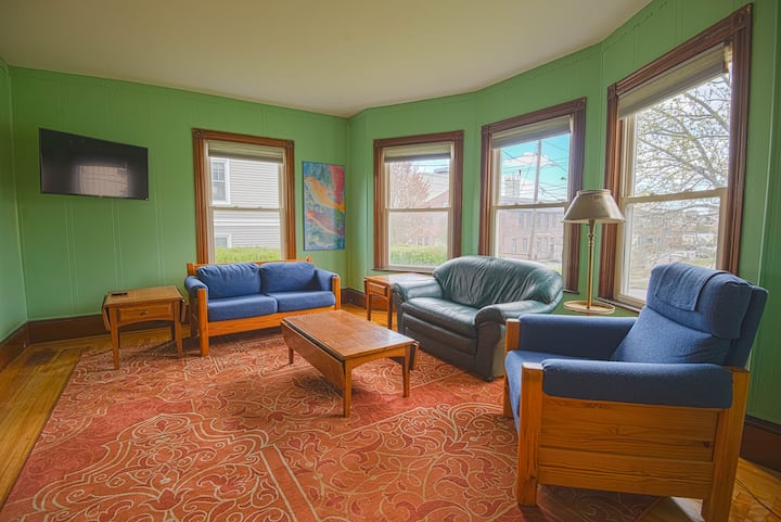 Cozy 1st Floor Bdrm, Close To Everything! - Portland, ME