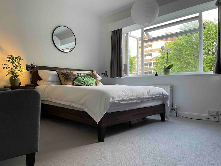 Large & Light Private Double Room In Central Hove. - Brighton