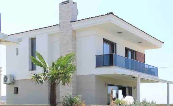 Brand New Garden Villa With Pool - Alaçatı