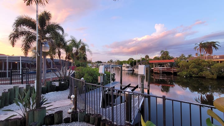 Joyful Waterfront 3b2b 30 Days Stay, Heated Pool - Apollo Beach, FL