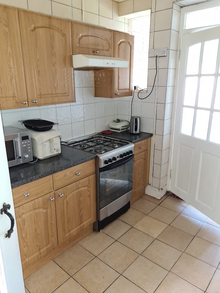 Spacious And Quiet Room - Bromley