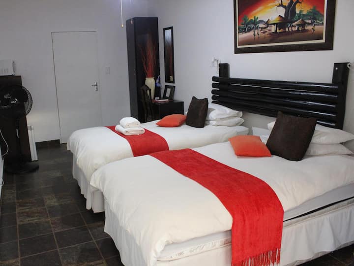 Ukarimu Guest House - Standard Twin Room - Klerksdorp