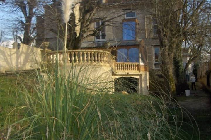 0. Villa Foch 10 Ch/sdb Insead - Fontainebleau