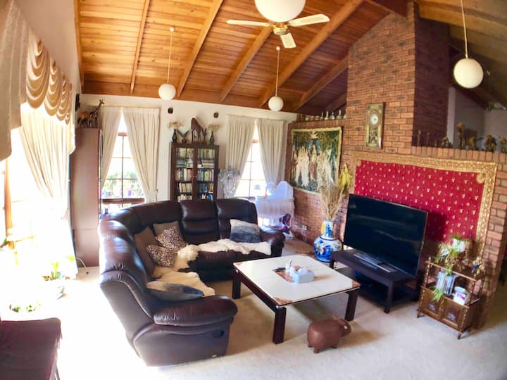 Double Room 1 (Queen Size Bed) - 멜턴