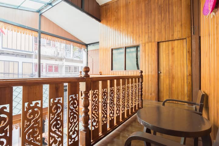 Home Mali Hostel At Hua Lamphong Single In Dorm - Bangkok