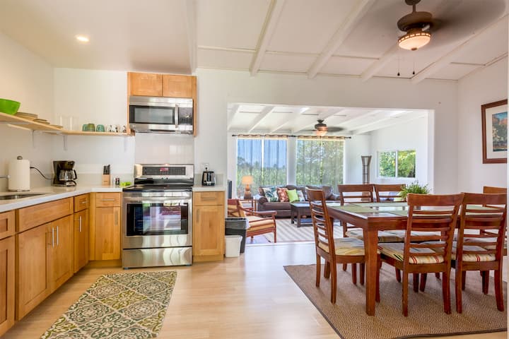 Cozy Kaaawa Home With Mountain View - O‘ahu, HI