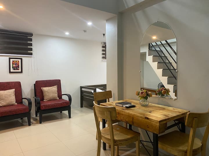 501 Family Loft 6pax Ma'am Olive's Hotel - Olongapo