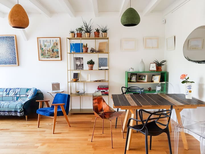 Unique Wooden House - Colombes